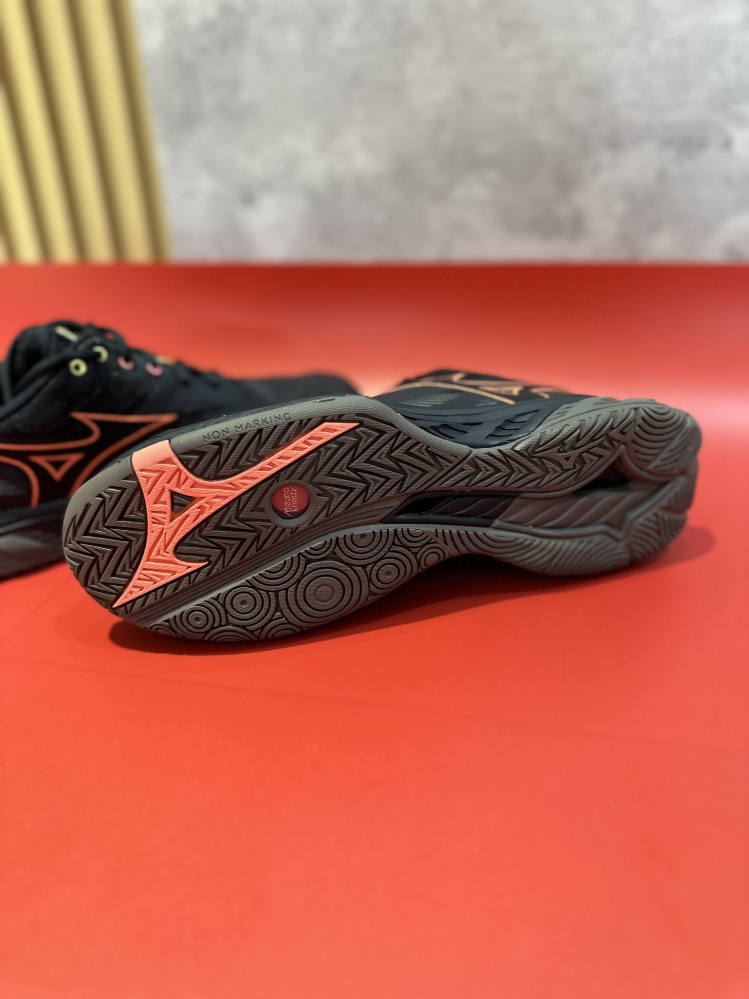 Giày cầu lông Mizuno Wave Fang 2 - Đen Limited (Mã JP)