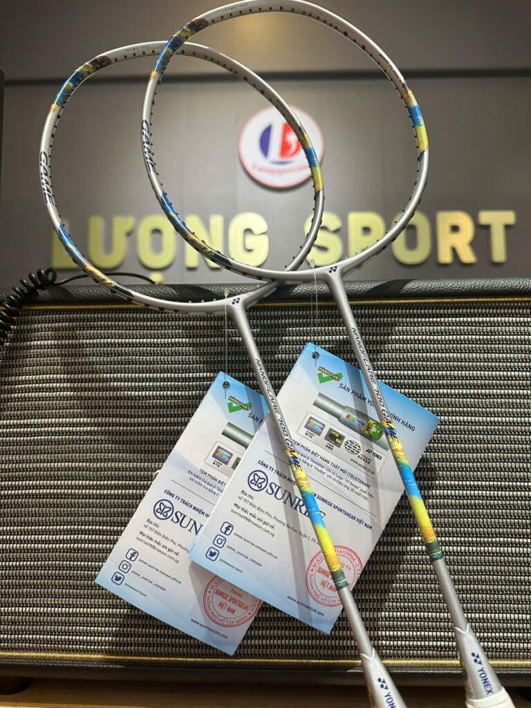 Vợt cầu lông Yonex Nanoflare 700 Game - Silver/Sky Blue 2024