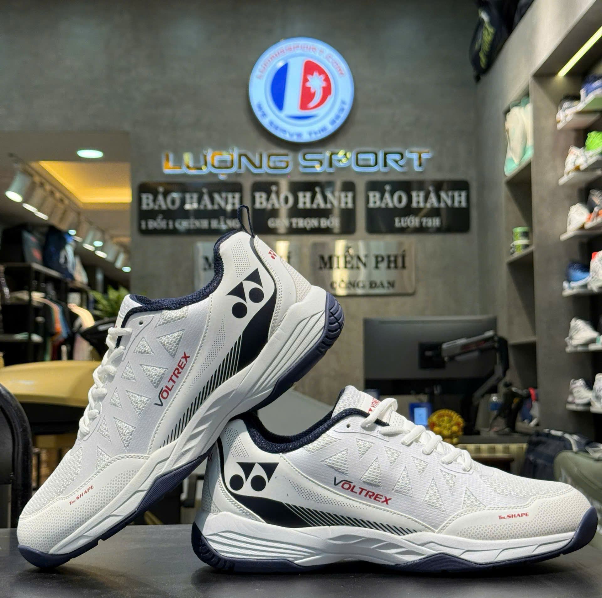 Giày Cầu Lông Yonex Voltrex White/ Navy Blue Chính Hãng 2025